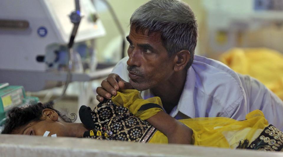 Farrukhabad child deaths: Doctors threaten mass leave to protest FIR ...