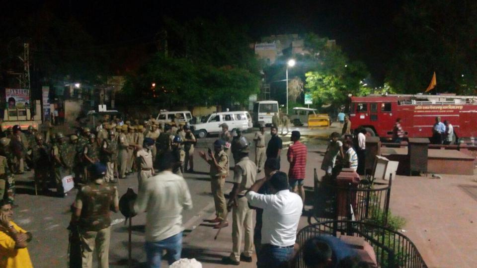 1 dead as protests erupt in Jaipur, curfew imposed after police ...