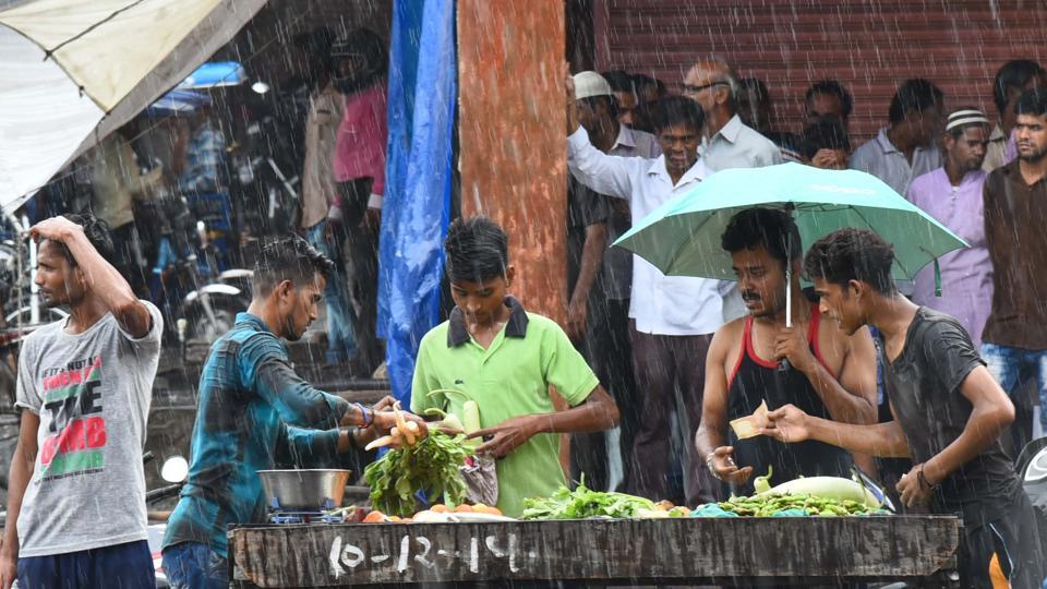 Ramganj violence: Curfew relaxed for six hours | Hindustan Times