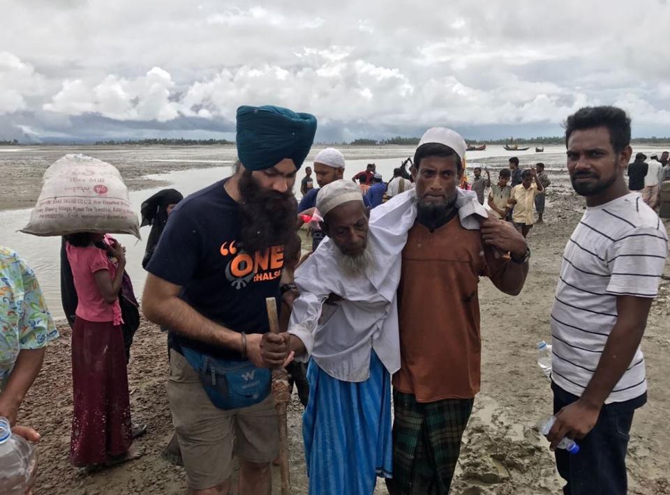 Sikh volunteers come to aid of Rohingya refugees in Bangladesh | World News