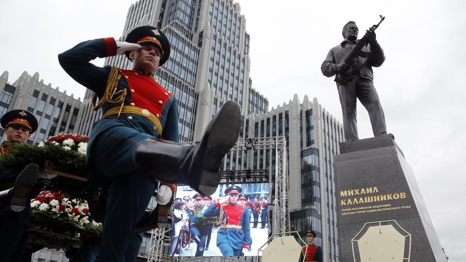 Photos: Russia commemorates Mikhail Kalashnikov, creator of the AK-47 ...