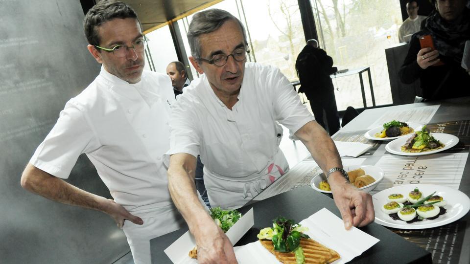 French chef returns Michelin stars due to “huge pressure” to dish up ...