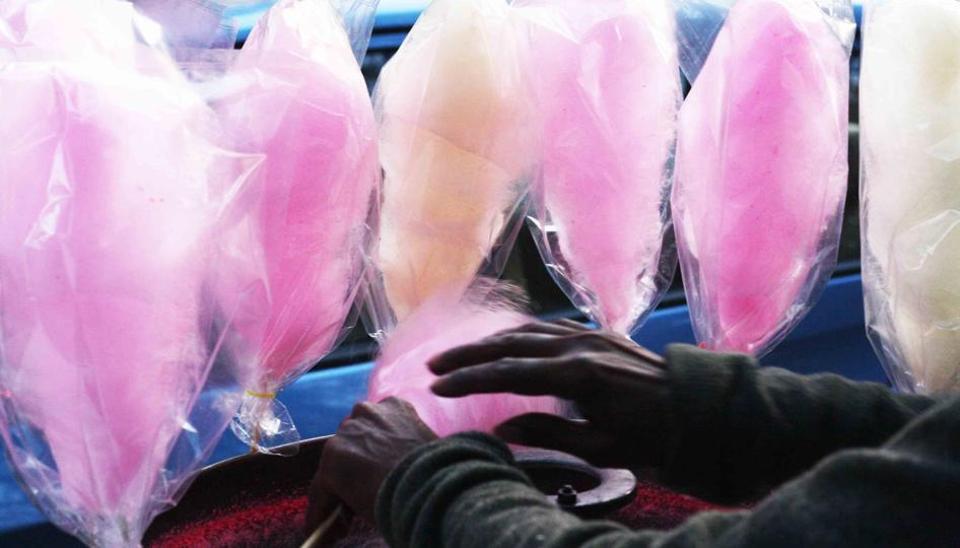 Delhiwale: The magic show of a candyfloss wallah | Latest News Delhi