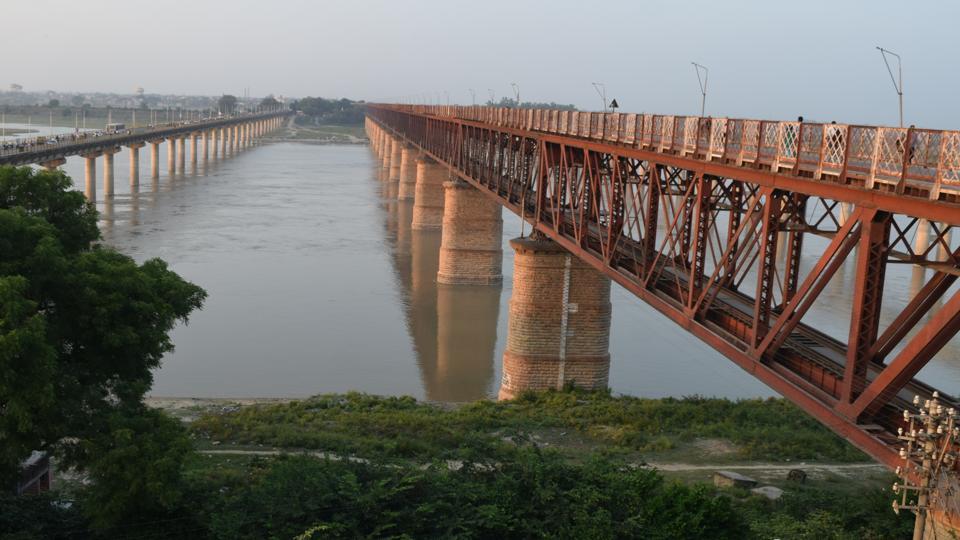 UP: Plan afoot to make skywalk over historic Curzon Bridge - Hindustan ...
