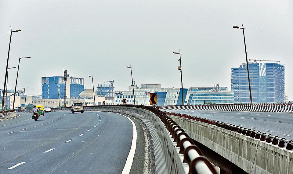 Gurgaon: Long weekend reduces road traffic as commuters cruise ...