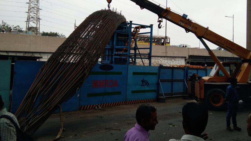 Metal structure for Mumbai’s Metro-7 pillar collapses; no casualties ...