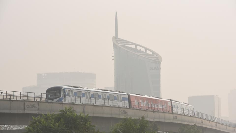 Dense smog engulfs Gurgaon, schools closed on Monday | Hindustan Times