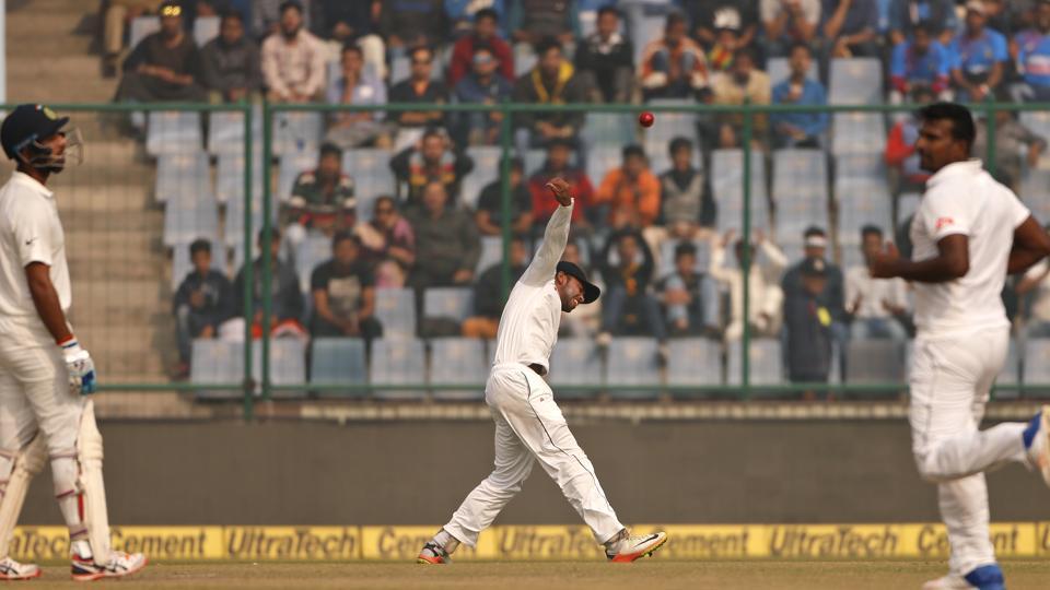 Sadeera Samarawickrama hit on head during India vs Sri Lanka 3rd Test ...