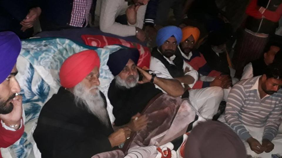 Cong-Akali Dal clashes: Sukhbir, party leaders lay siege to Harike ...