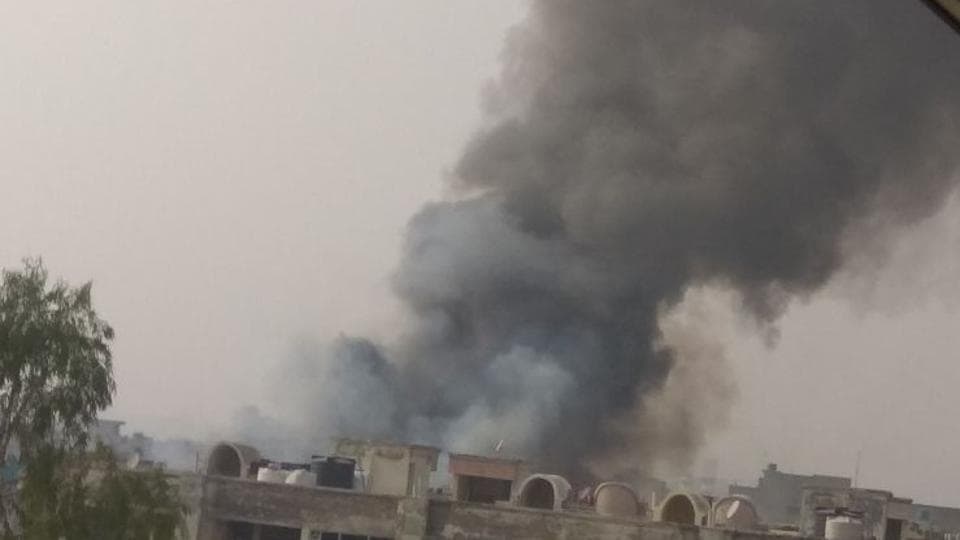 Major fire at biscuit godown near Zirakpur | Hindustan Times