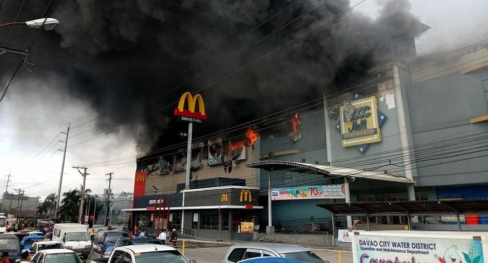 Fire in Philippine shopping mall kills 37 | World News