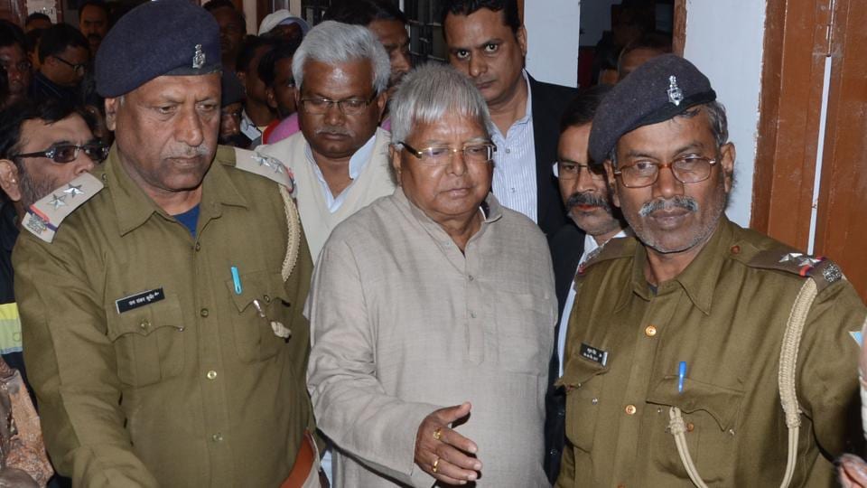 Lalu Prasad appears in CBI court in another fodder scam case | India News