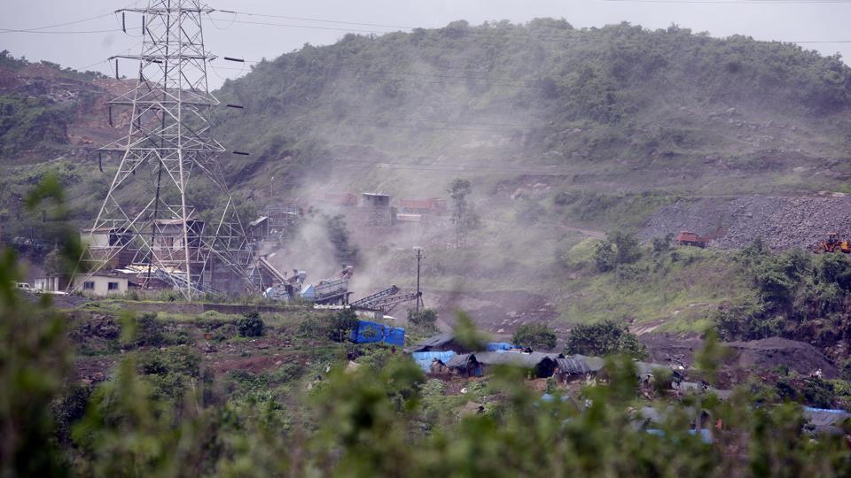Two dead in stone quarry collapse, 3 injured | Hindustan Times
