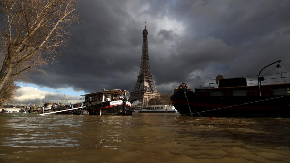 Photos: France heaviest rains in 50 years flood out Paris | Hindustan Times