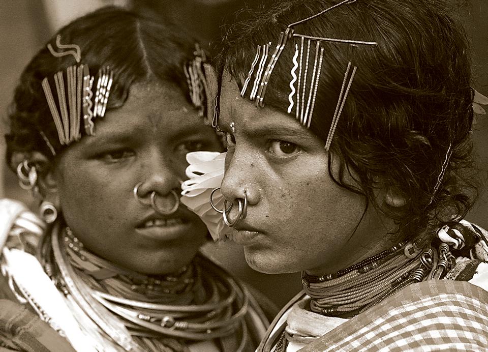 Sahariya tribal panchayat bans mobile phone use by women | Hindustan Times