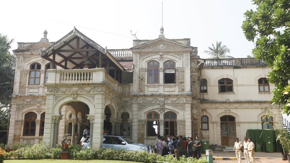 Mumbai civic body and Maharashtra government in tug of war over IAS ...