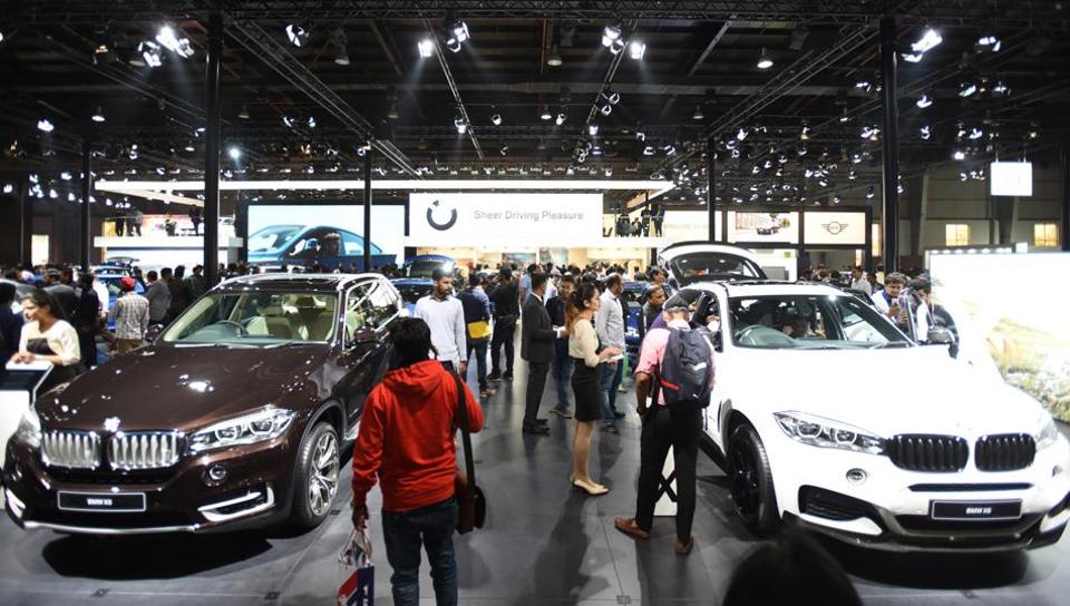Noida: Govt school students visit auto expo | Hindustan Times