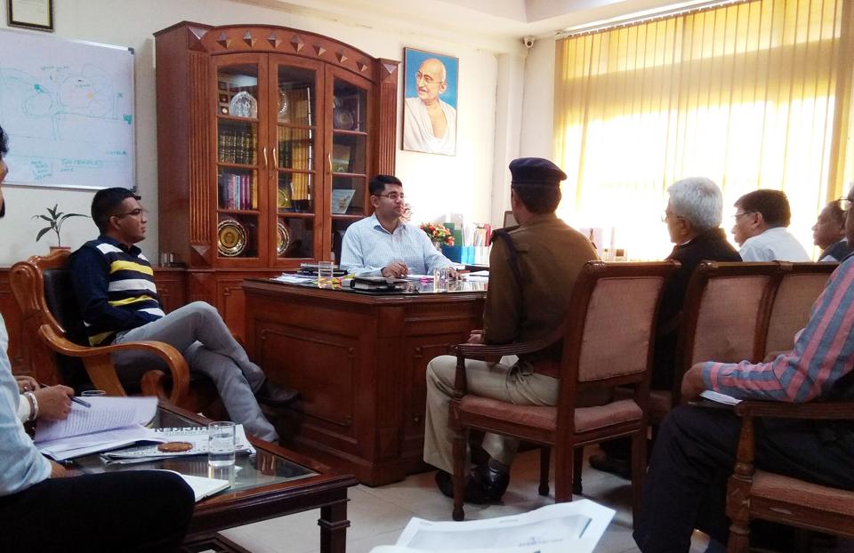 DC seeks new road action plan for Gurgaon | Hindustan Times