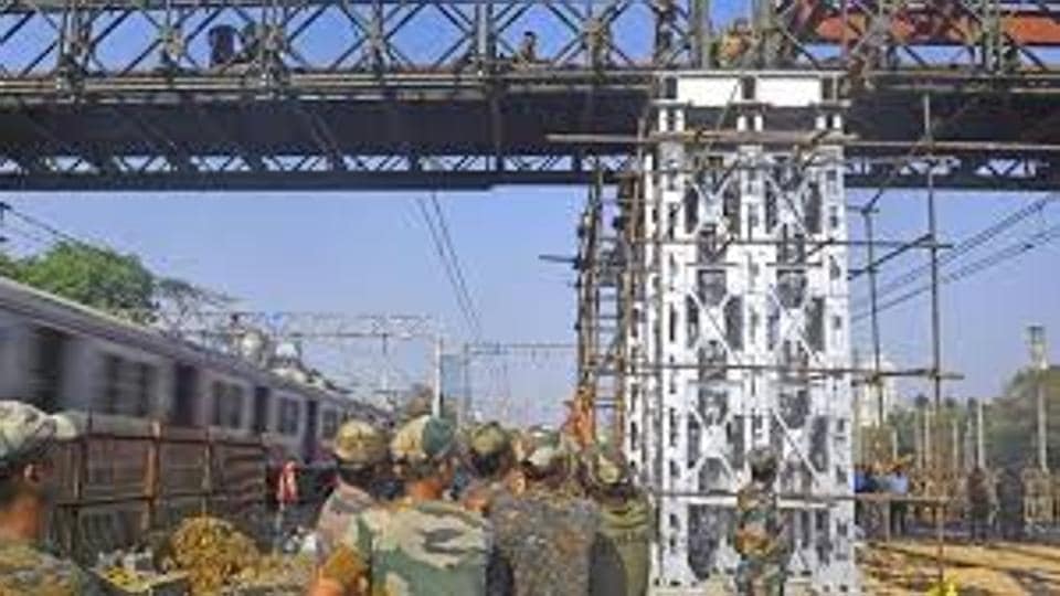 FOBs at Mumbai’s Elphinstone Road, Currey Road and Ambivli rly stations ...