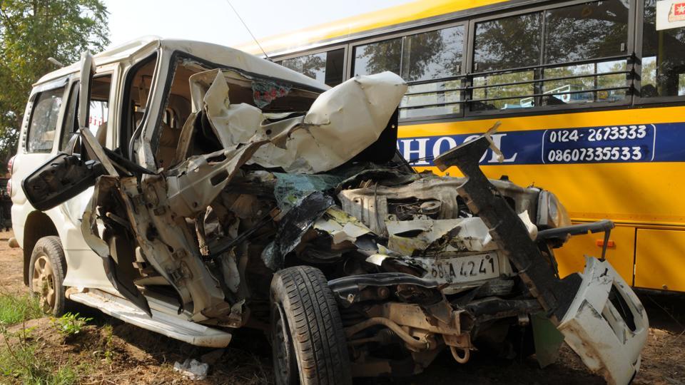 One person killed, 5 injured in Scorpio-school bus collision in ...