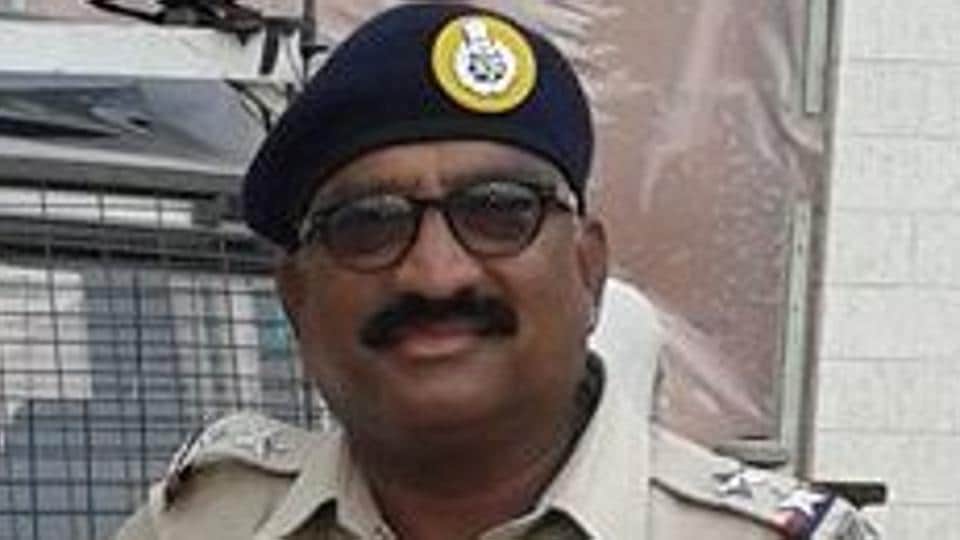 Video of Mumbai sub-inspector assaulting Goregaon man goes viral, he is ...