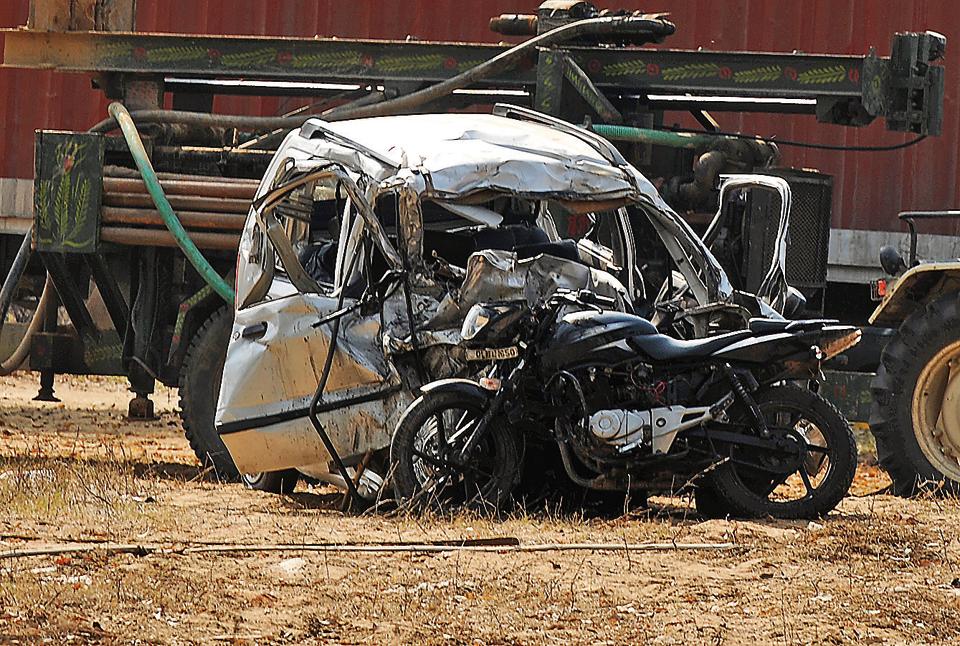 Five, including three of a family, killed as truck rams car, bike ...
