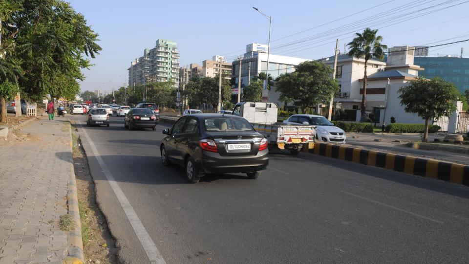 Gurgaon civic body clears encroachments on major Sec 51 road - Hindustan Times