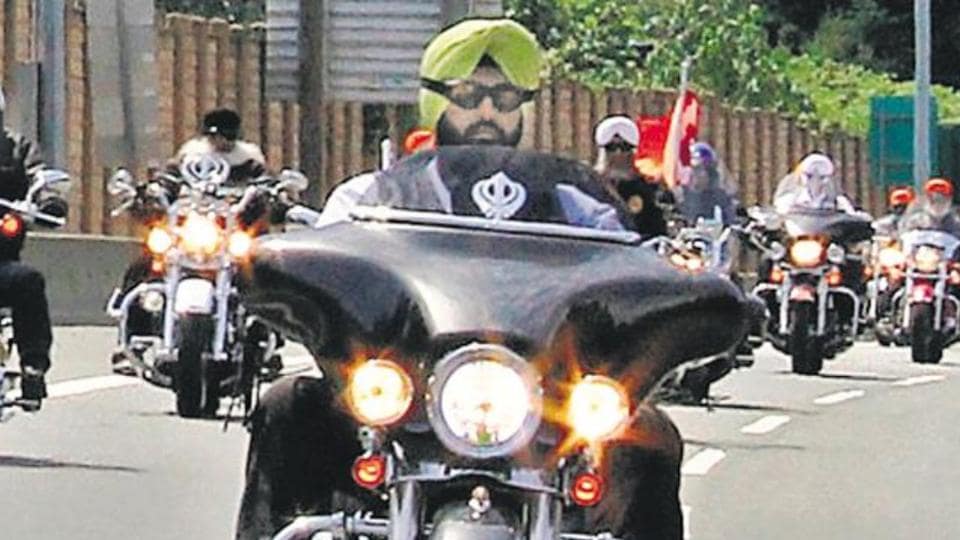Alberta allows Sikhs to drive motorcycles without helmets | World News