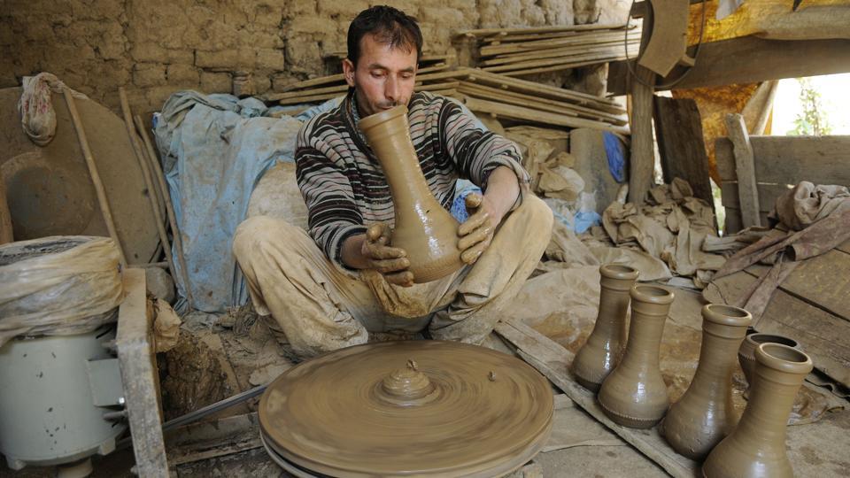 Photos: Making the Tumbaknari, the sound of Kashmiri folk music ...