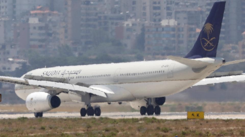 Video shows Saudi plane skidding on its nose as it makes emergency ... Video shows Saudi plane skidding on its nose as it makes emergency ...