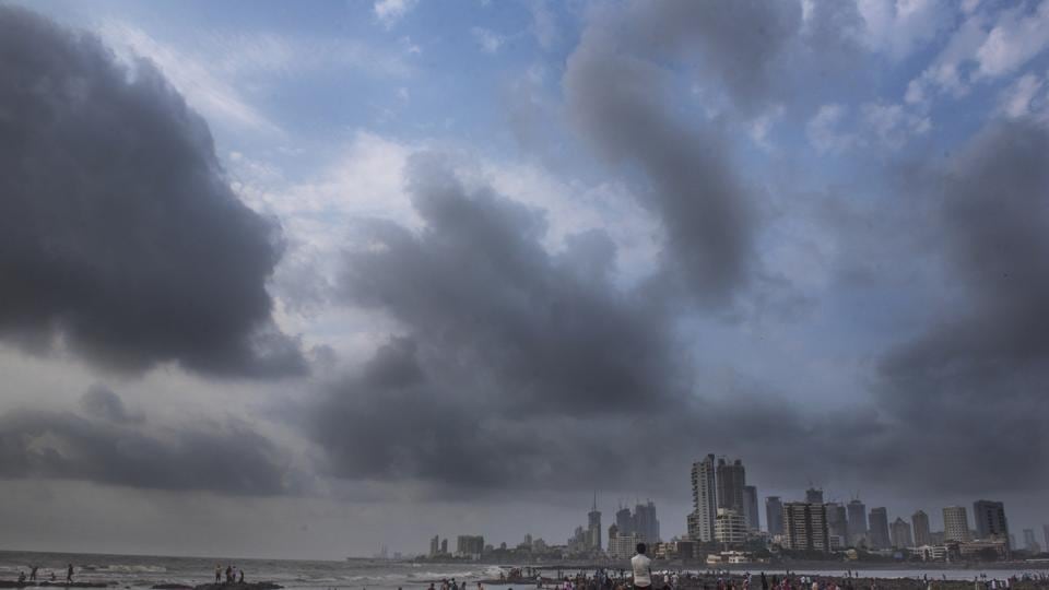 Mumbai swelters even as monsoon lands in Kerala | Mumbai news
