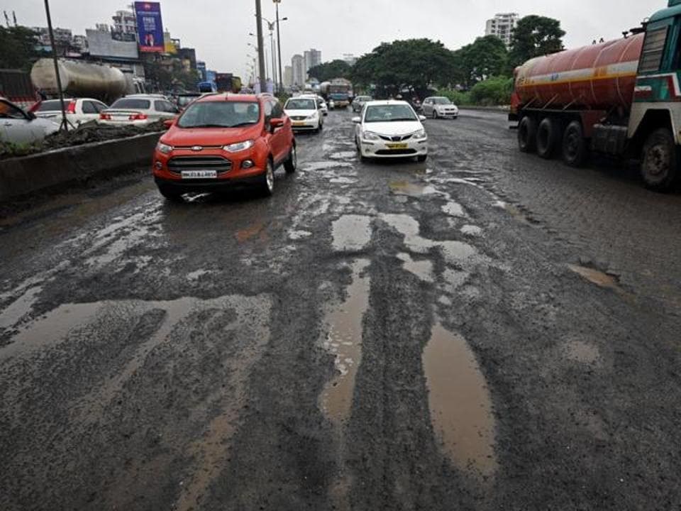 Mumbai civic body tests new pothole mix at six spots | Mumbai news