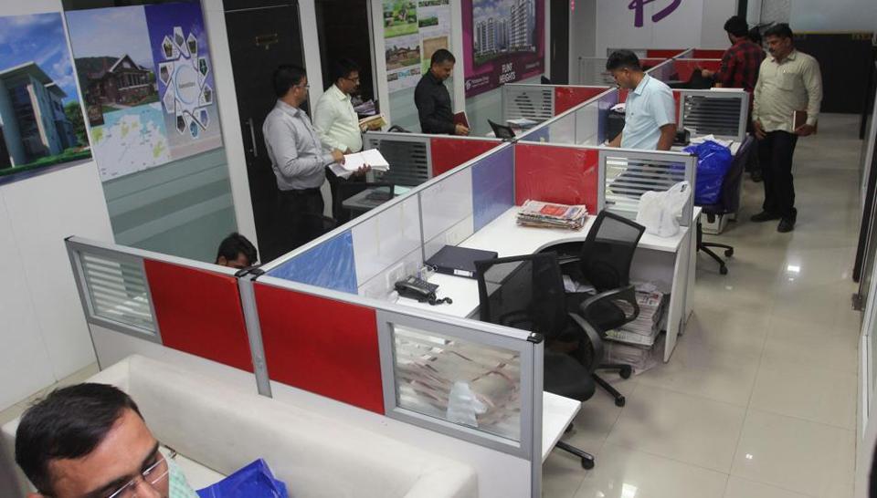 Thane police bust cryptocurrency scam worth hundreds of crores | Mumbai ...