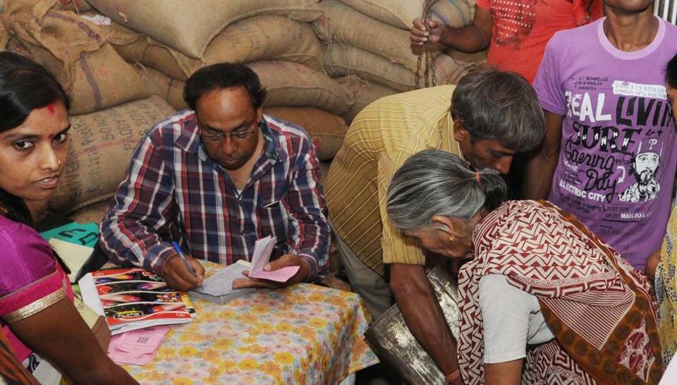 Deliver foodgrains to doorsteps of beneficiaries to check starvation ...