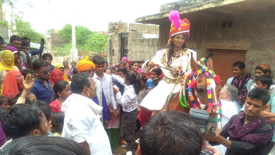 Barmer dalit bride rides mare in her marriage | Hindustan Times