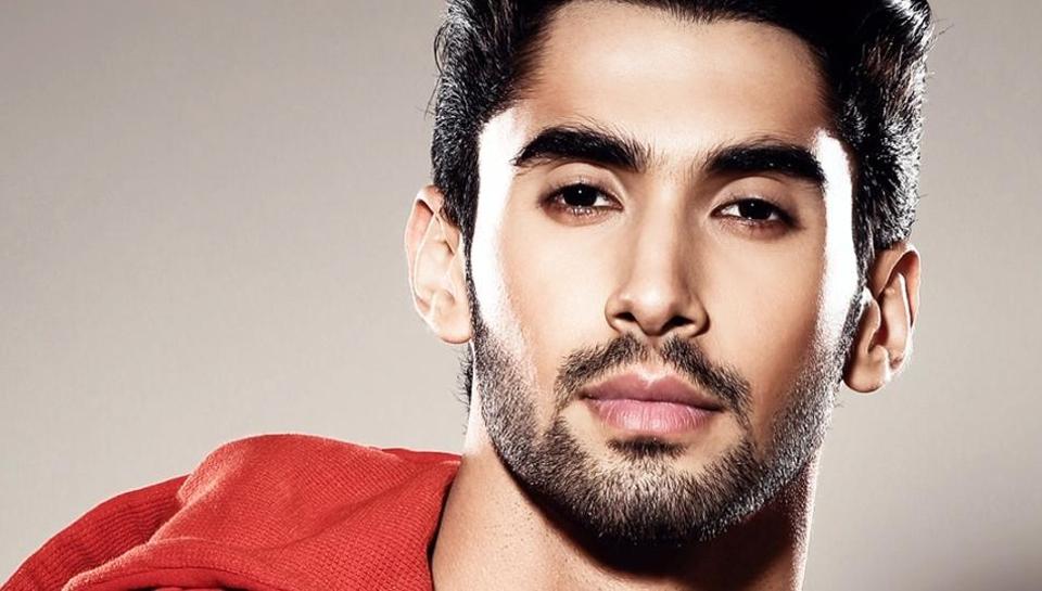 Porus actor Laksh: Many have compared my baritone to that of Amitabh ...