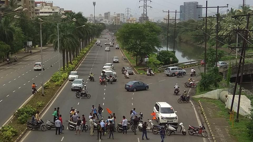 Maharashtra bandh highlights: Over 400 protesters detained in Mumbai ...