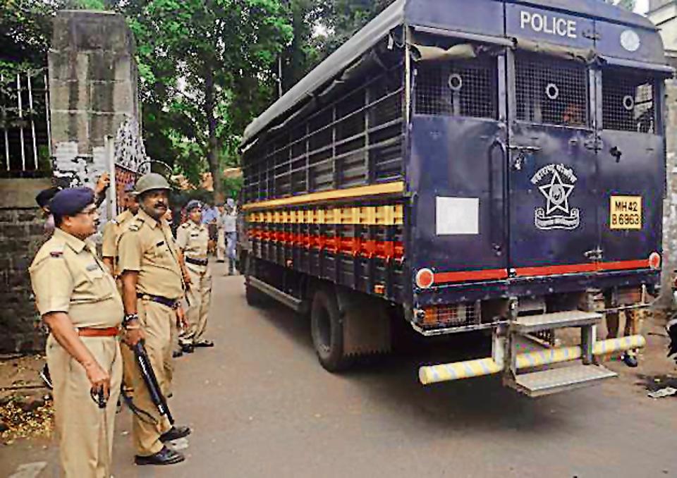 Maratha bandh in Pune: Sorry for violence, Marathas take agitation off ...