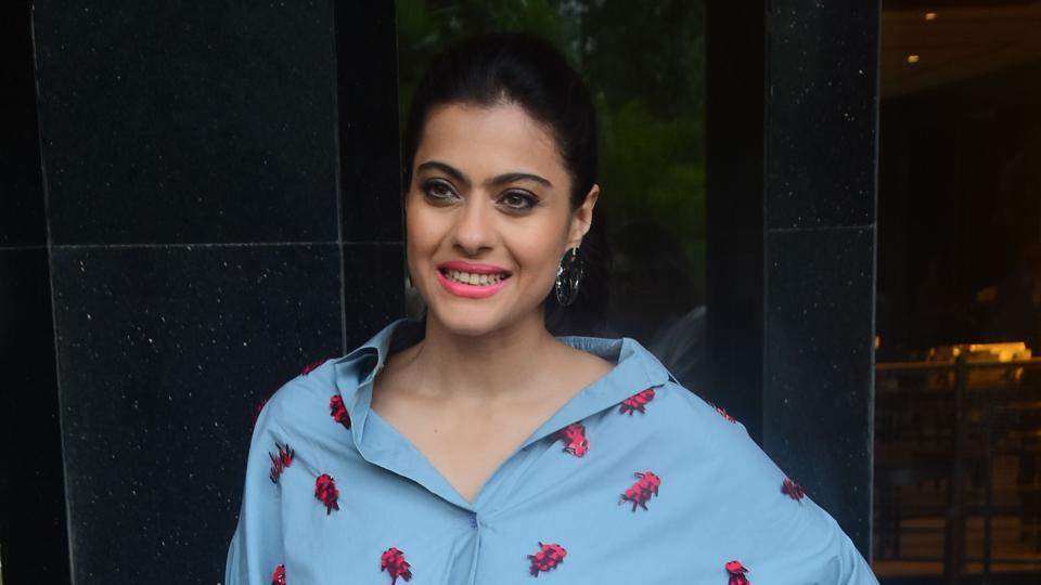 Anushka Sharma leaves for London, Inaaya and mom Soha Ali Khan take a ...