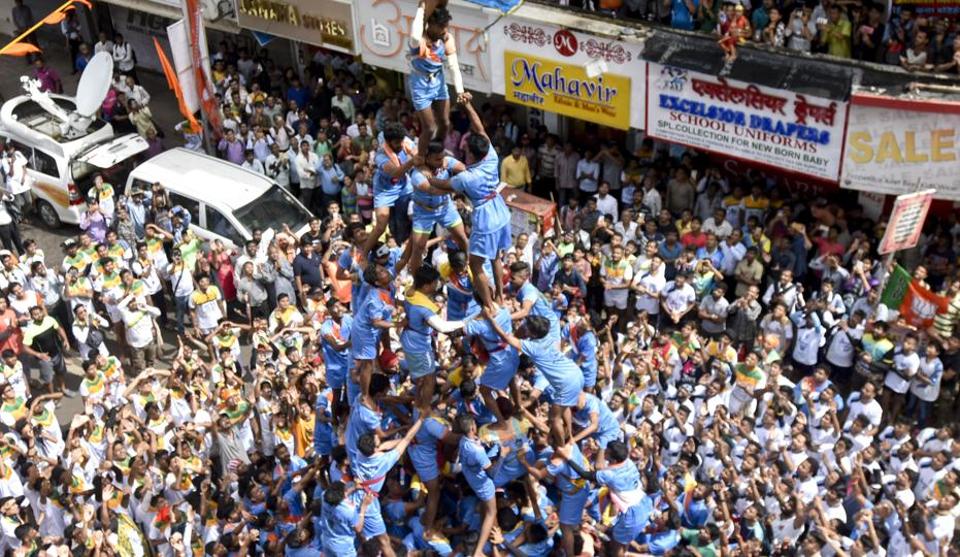 Two die during dahi handi celebrations in Maharashtra | Mumbai news