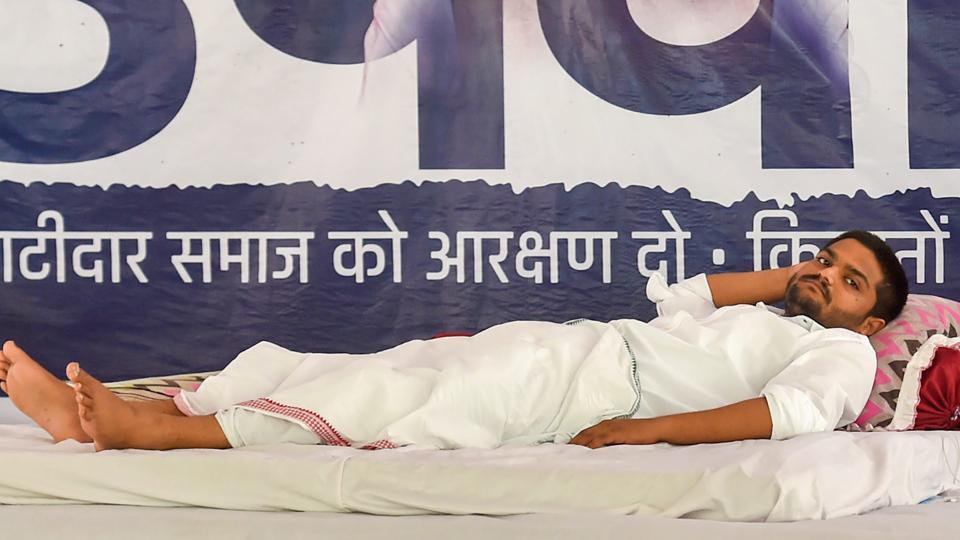 Hardik Patel ends hunger strike after 19 days, no negotiation in sight ...
