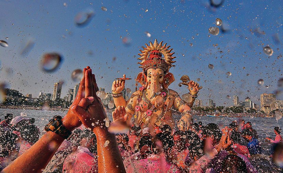 Ganeshotsav in Mumbai: Bappa gets a grand, less noisy farewell | Mumbai ...