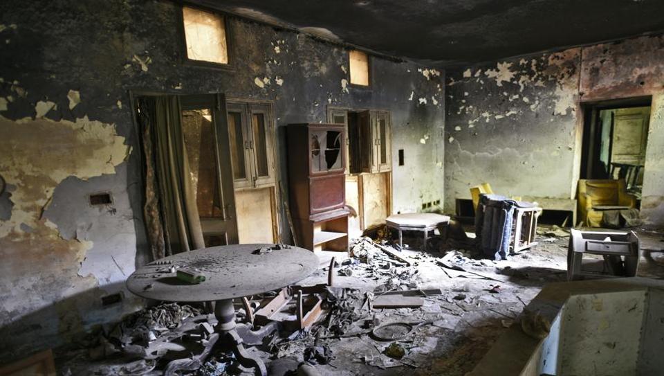 Photos: 2006 Nithari horror house stands hollowed out, in ruin ...