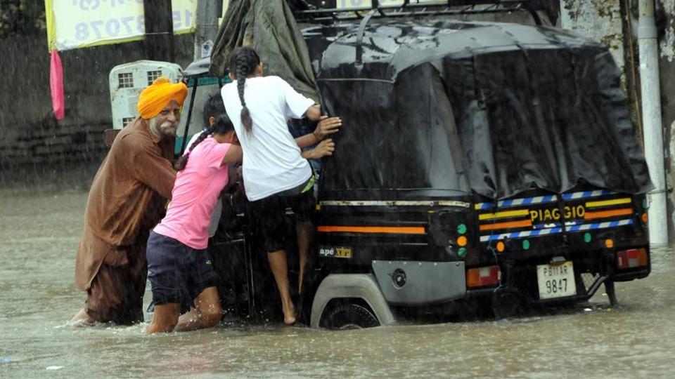 Flood threat looms in Patiala as Ghaggar in spate | Hindustan Times