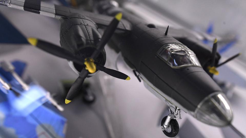 Photos: Irishman donates world’s largest model aircraft collection ...