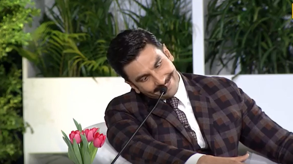 Ranveer Singh impersonates Deepika’s Thangabali scene | Hindustan Times