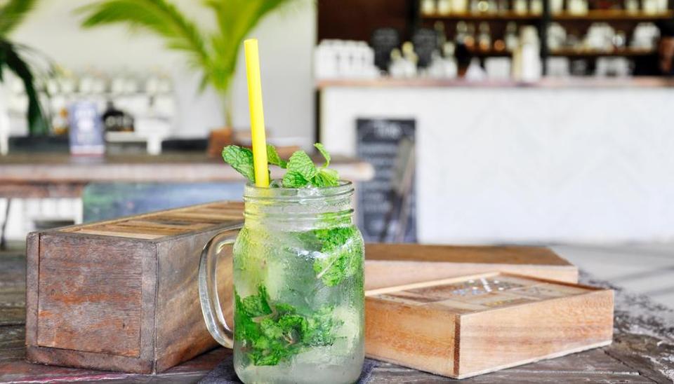 Minibar is passé, here’s why the Maxi-Bar is the latest trend at fancy ...