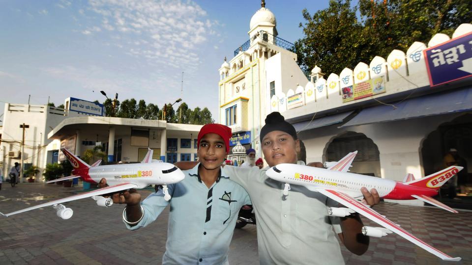 Roundabout: Talhan toys tell stories of Punjabi aspirations | Hindustan ...