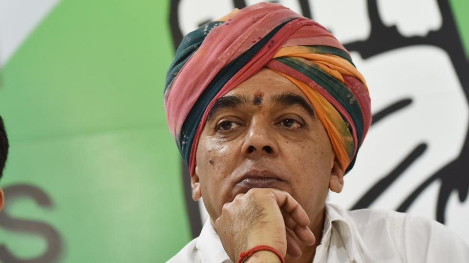 Manvendra Singh’s exit shifts prospects in Barmer from BJP to Congress ...