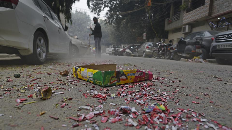 Cities across India defy new cracker code set by top court | Latest ...